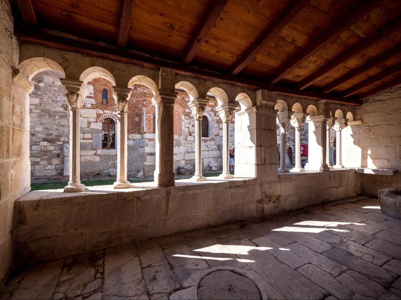 Guide to the Archeological Park of Apollonia Albania